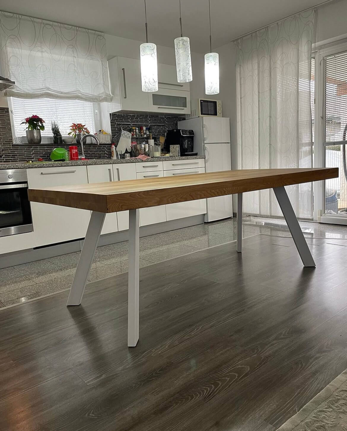 Epoksi smole in izdelki - S K L E D A R Masivne podnožja za mize ...